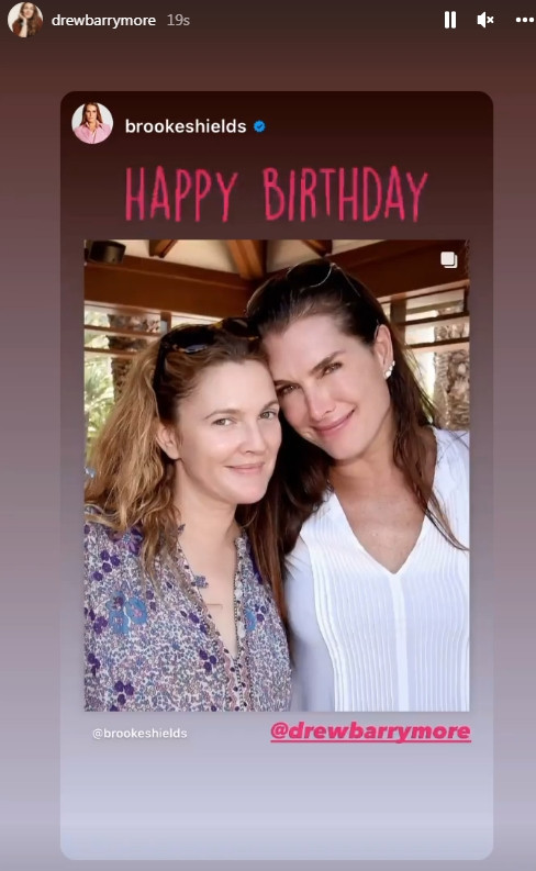 Drew Barrymore'dan 47. yaşına özel makyajsız selfie - SacitAslan.com