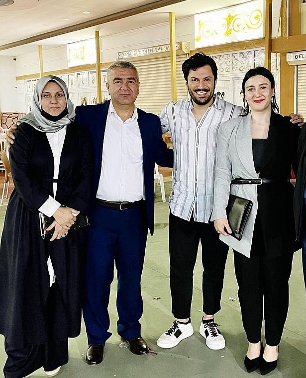 Yasemin Sakallıoğlu'nun eşi kahreden haberi duyurdu - SacitAslan.com Yasemin Sakallıoğlu'nun eşi kahreden haberi duyurdu - SacitAslan.com